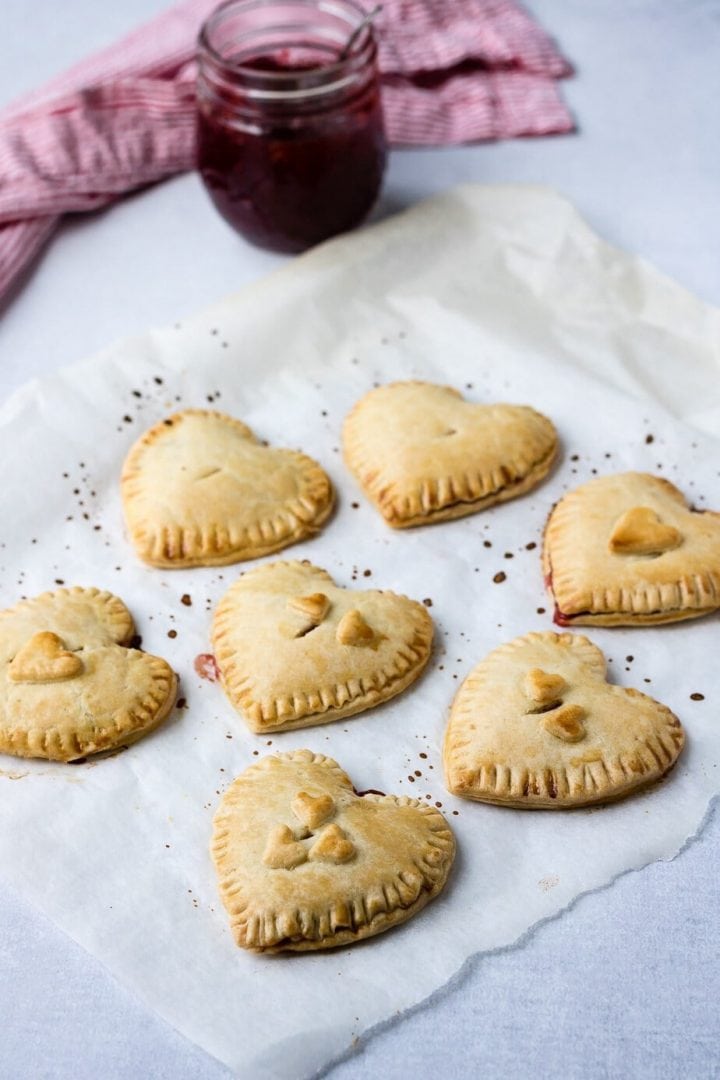 Easy Jam Hand Pies (3 Ingredients) - Veggie Desserts