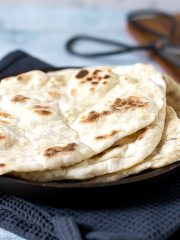 Easy Naan Bread Recipe (15 Min Yeast-Free Flatbread) - Veggie Desserts