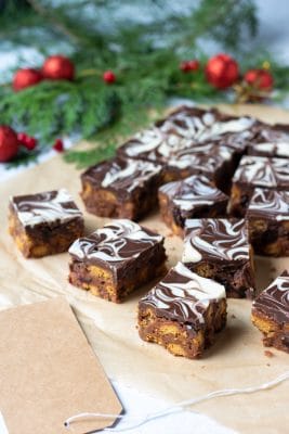 Christmas Chocolate Tiffin (Refrigerator Cake) - Veggie Desserts