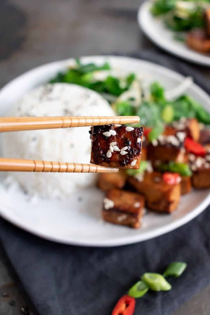 Asian Tofu with Spicy Garlic Sauce - Veggie Desserts