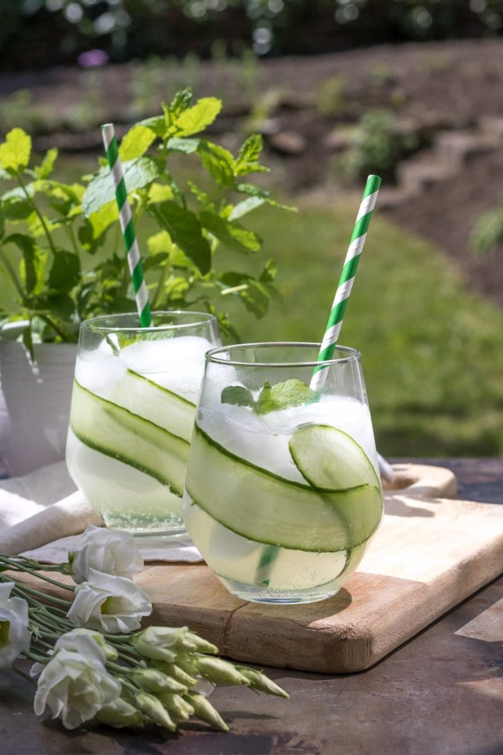 Cucumber Collins Cocktail - Veggie Desserts