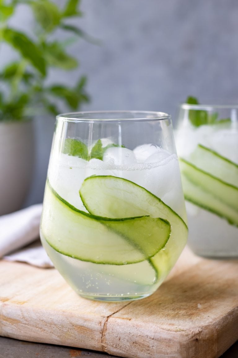 Cucumber Collins Cocktail - Veggie Desserts