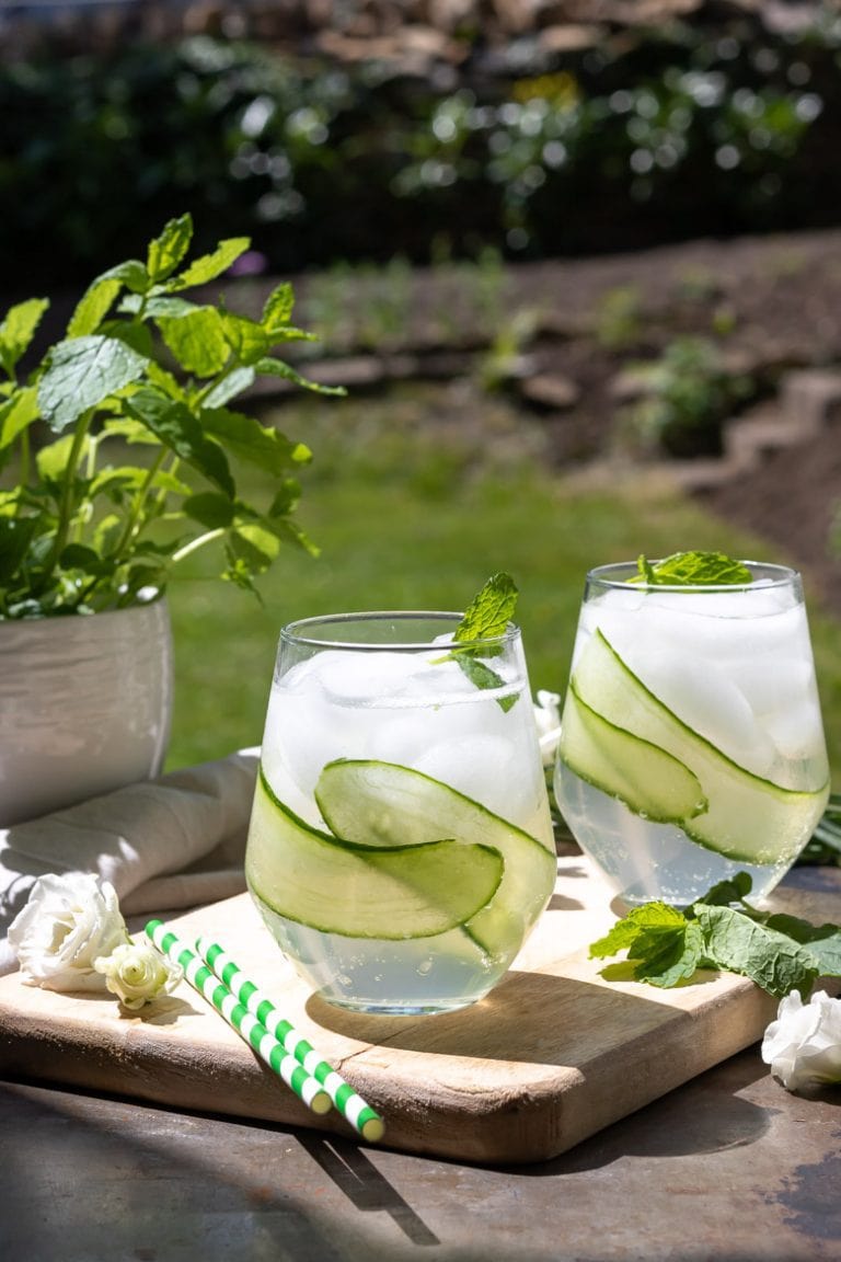 Cucumber Collins Cocktail - Veggie Desserts