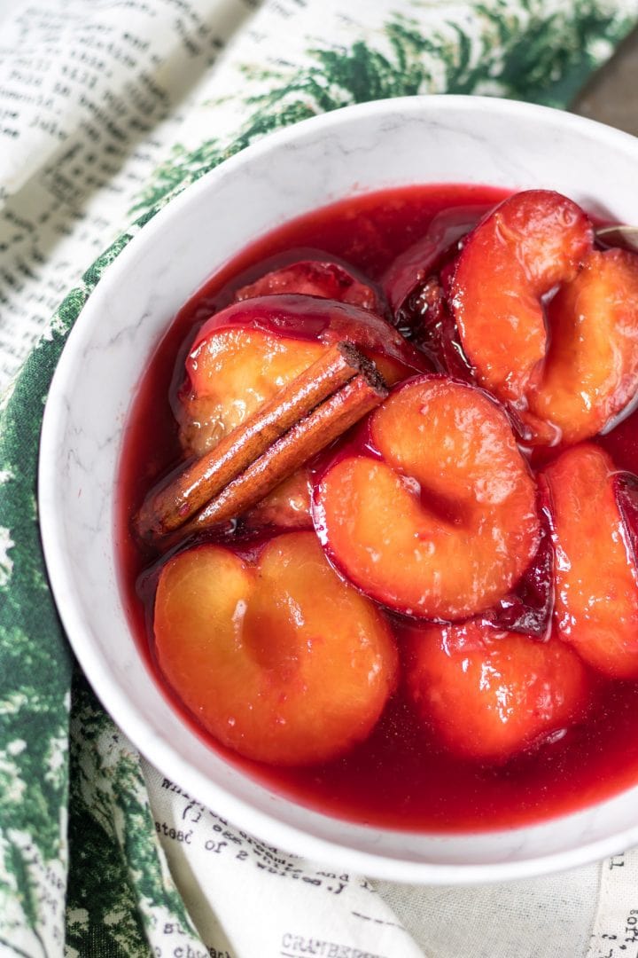 Easy Stewed Plums - Veggie Desserts
