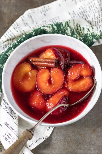 Easy Stewed Plums - Veggie Desserts