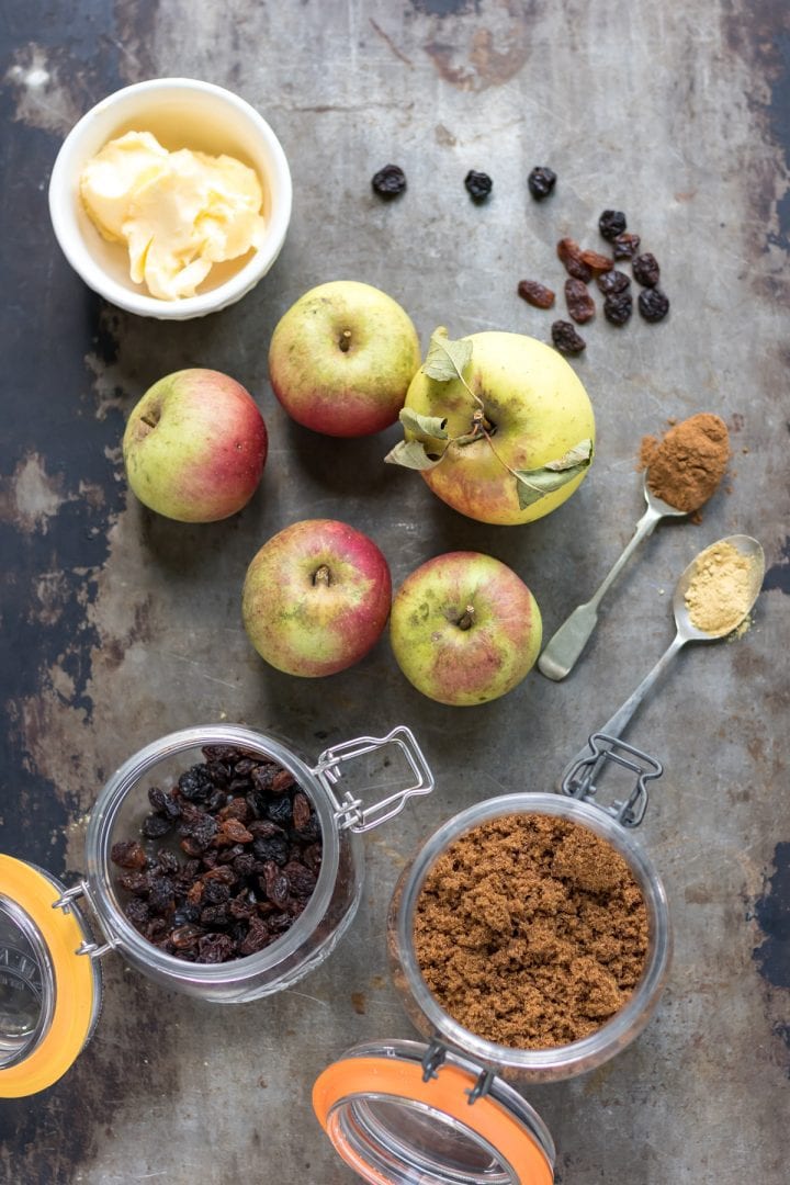 Cinnamon Apple Compote with Raisins - Veggie Desserts