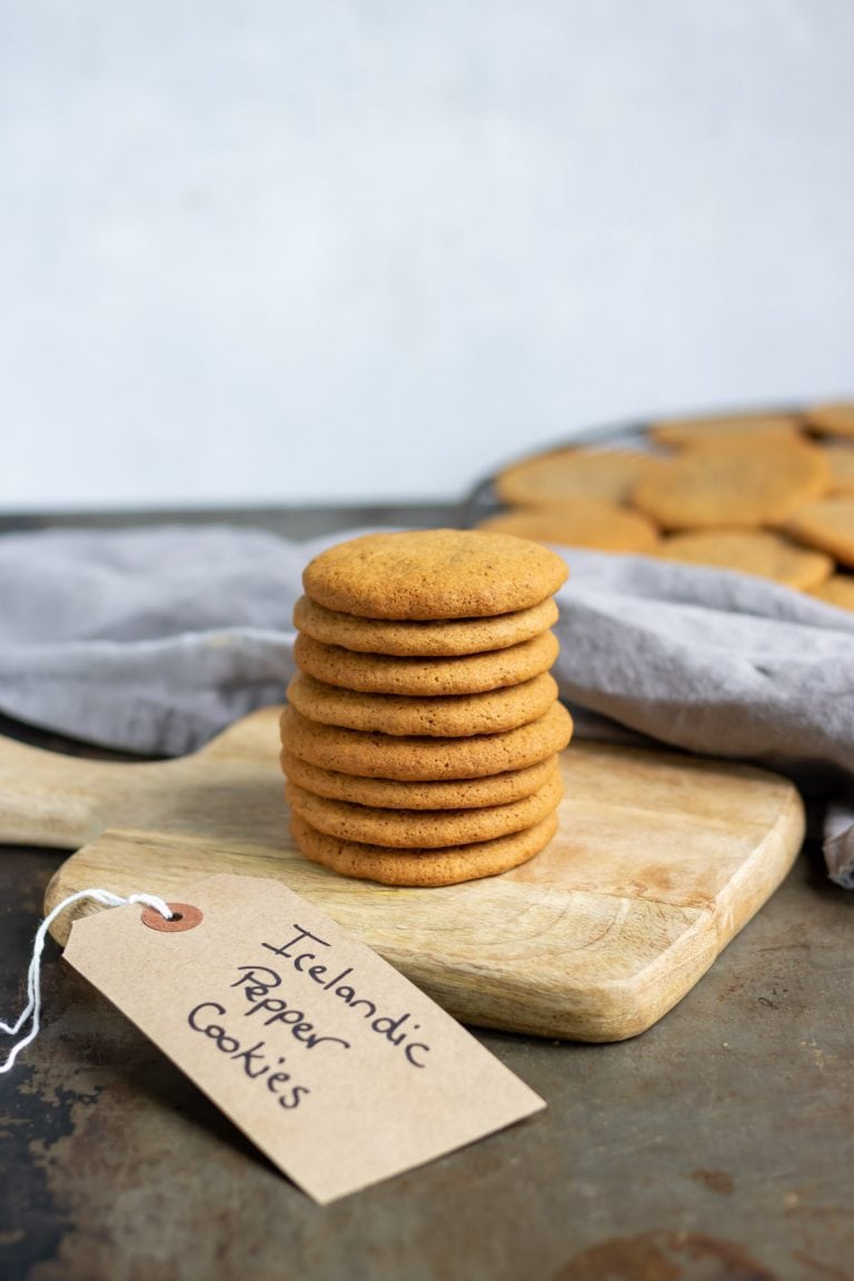 Icelandic Pepper Cookies - Piparkokur - Veggie Desserts