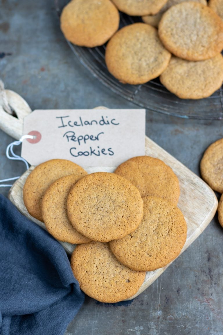 Icelandic Pepper Cookies - Piparkokur - Veggie Desserts