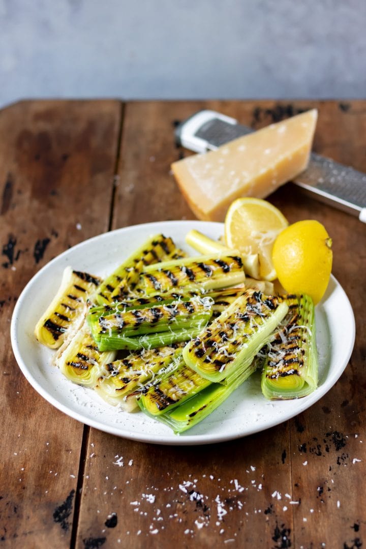 Grilled Leeks with Lemon and Parmesan - Veggie Desserts