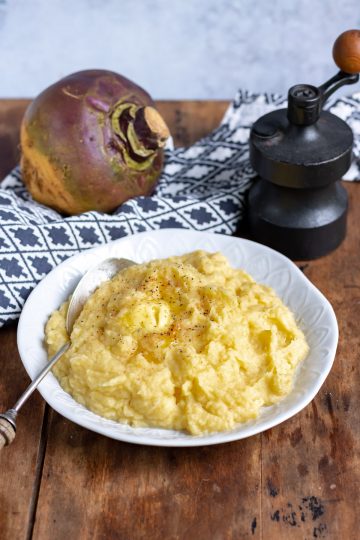 Easy Creamy Mashed Swede - Veggie Desserts
