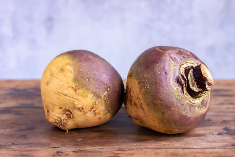 Easy Creamy Mashed Swede - Veggie Desserts