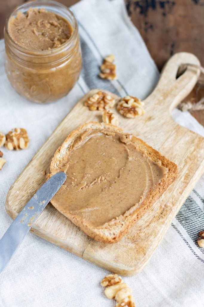 Walnut Butter with Maple and Cinnamon - Veggie Desserts
