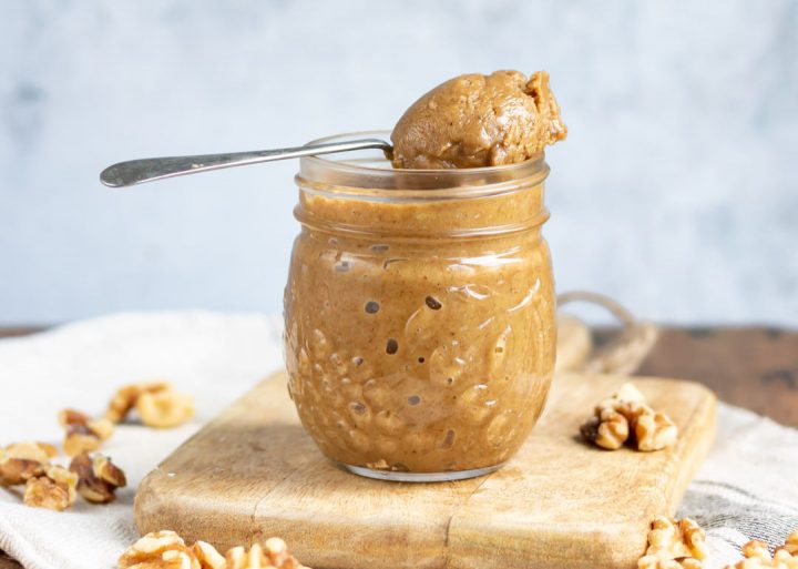 Walnut Butter with Maple and Cinnamon - Veggie Desserts