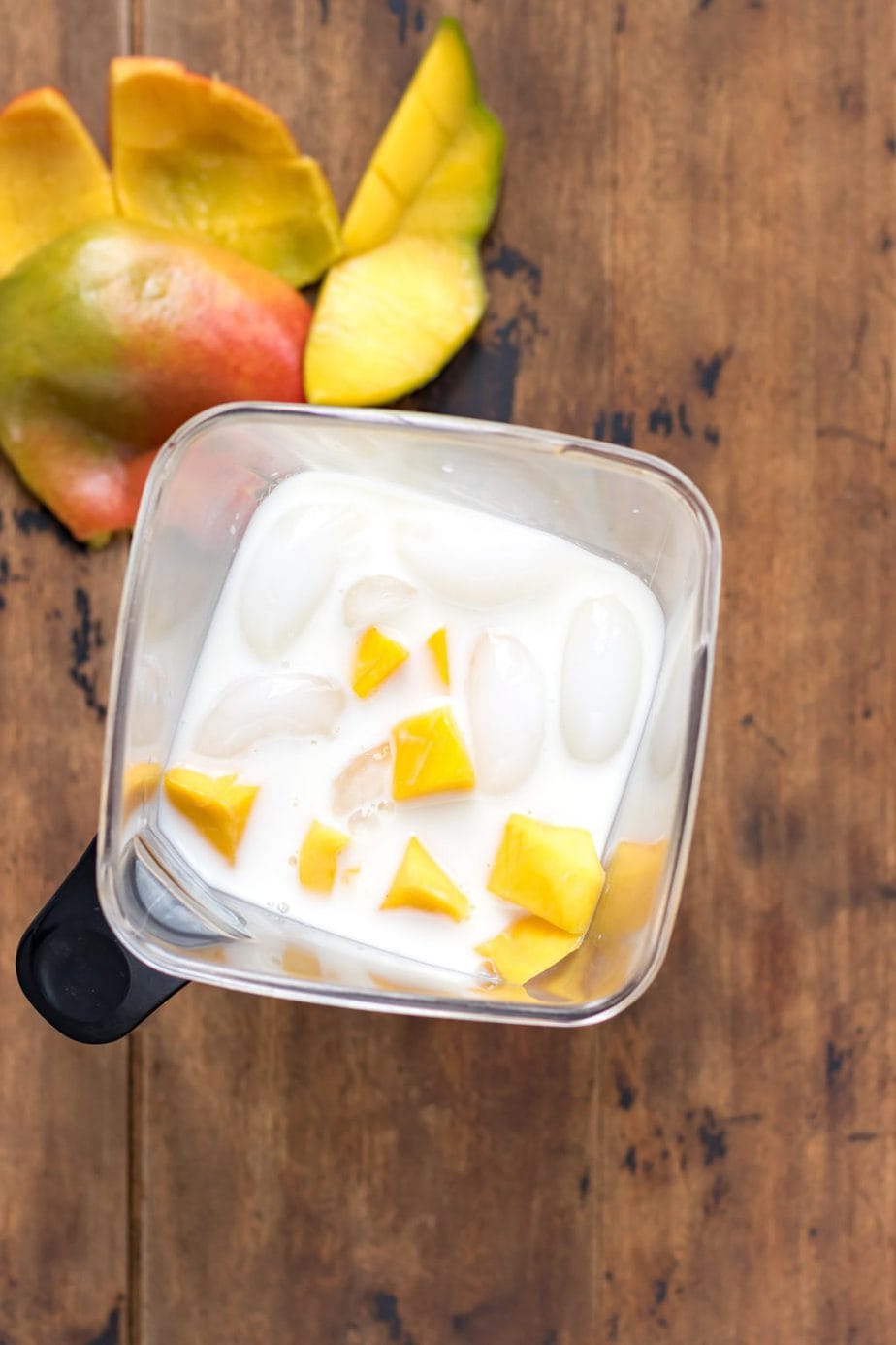 Mango Shake - Veggie Desserts