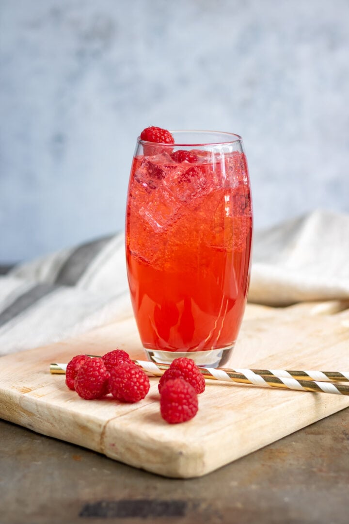 Easy Raspberry Soda - Veggie Desserts