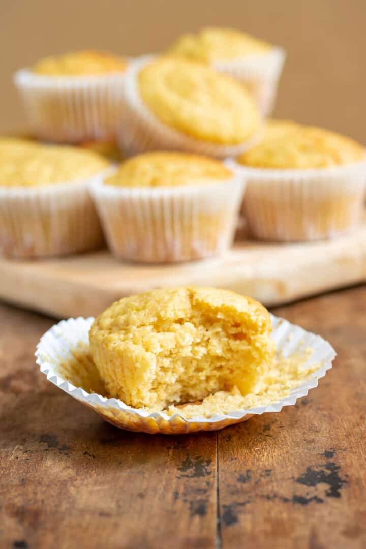 Vanilla Mango Muffins - Veggie Desserts