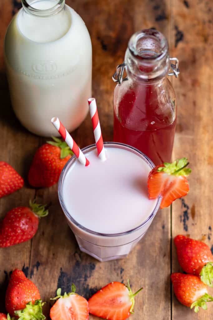 Homemade Strawberry Milk - Veggie Desserts