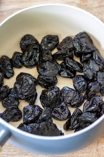 Stewed Prunes - Veggie Desserts