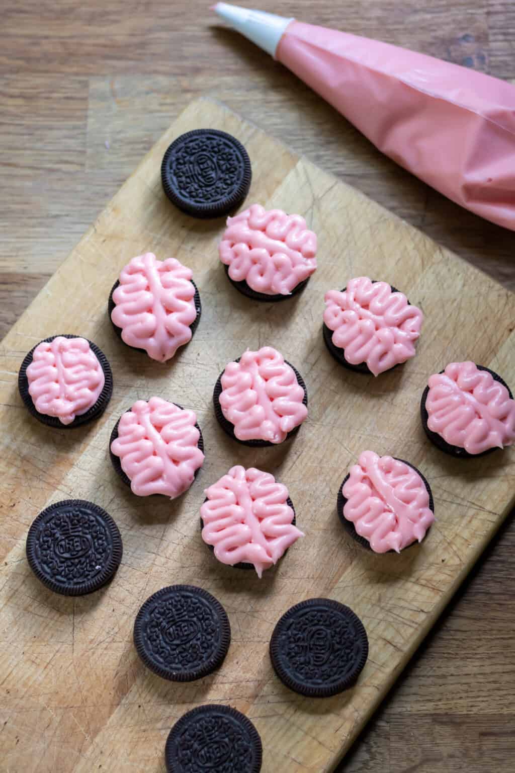 Halloween Oreo Brain Cookies - Veggie Desserts