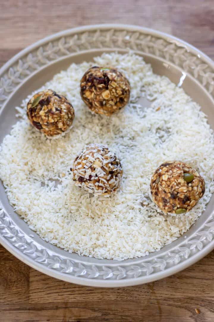 Date Protein Balls - Veggie Desserts