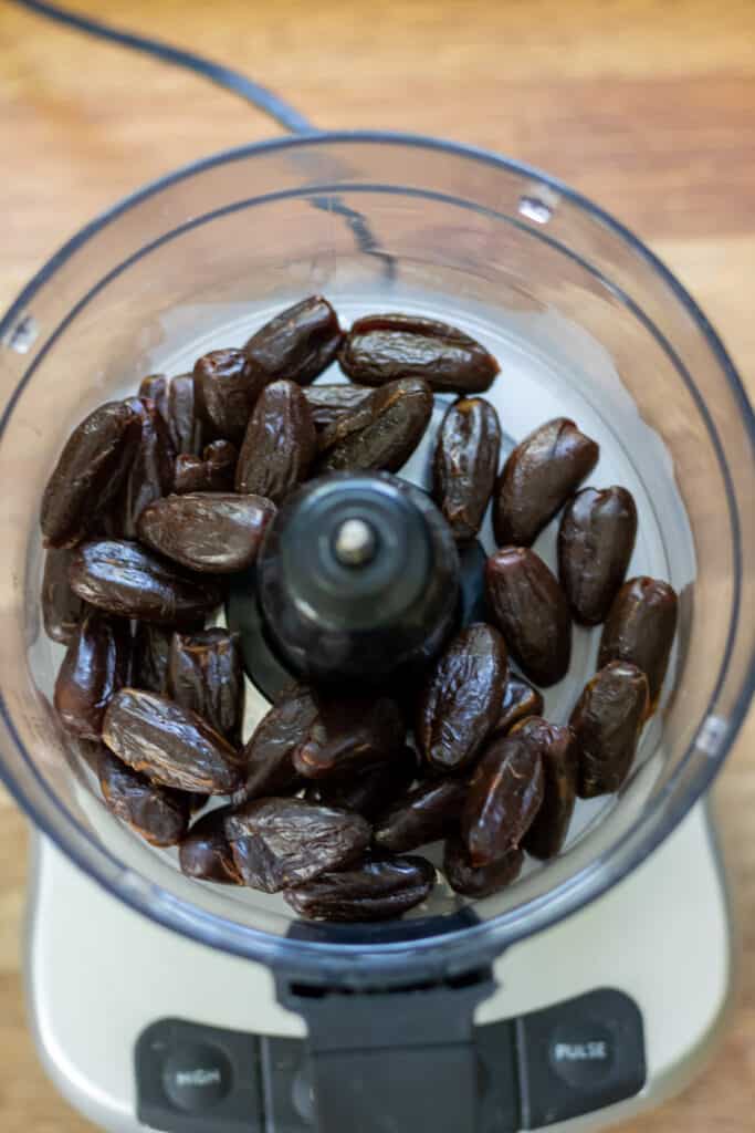 Date Protein Balls - Veggie Desserts