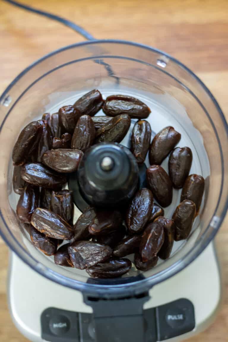 Date Protein Balls - Veggie Desserts