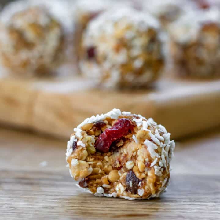 Date Protein Balls - Veggie Desserts