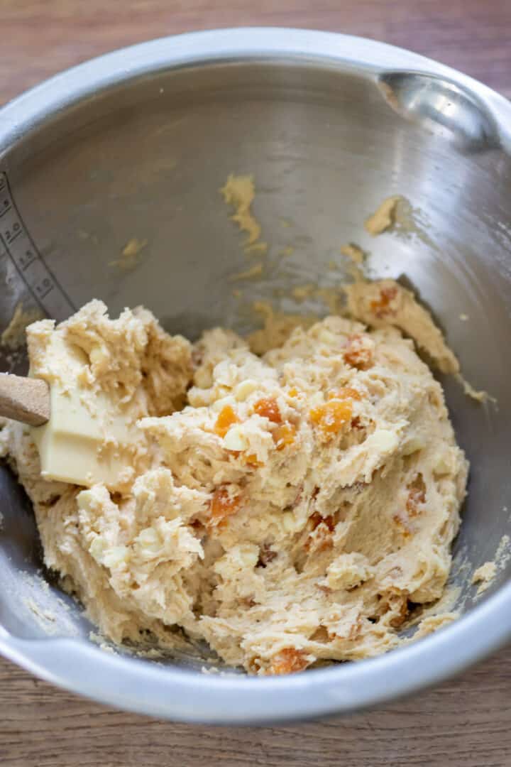 Apricot Cookies with White Chocolate - Veggie Desserts