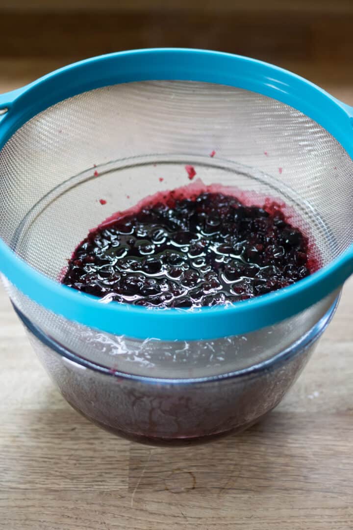 Blackcurrant Syrup - Veggie Desserts