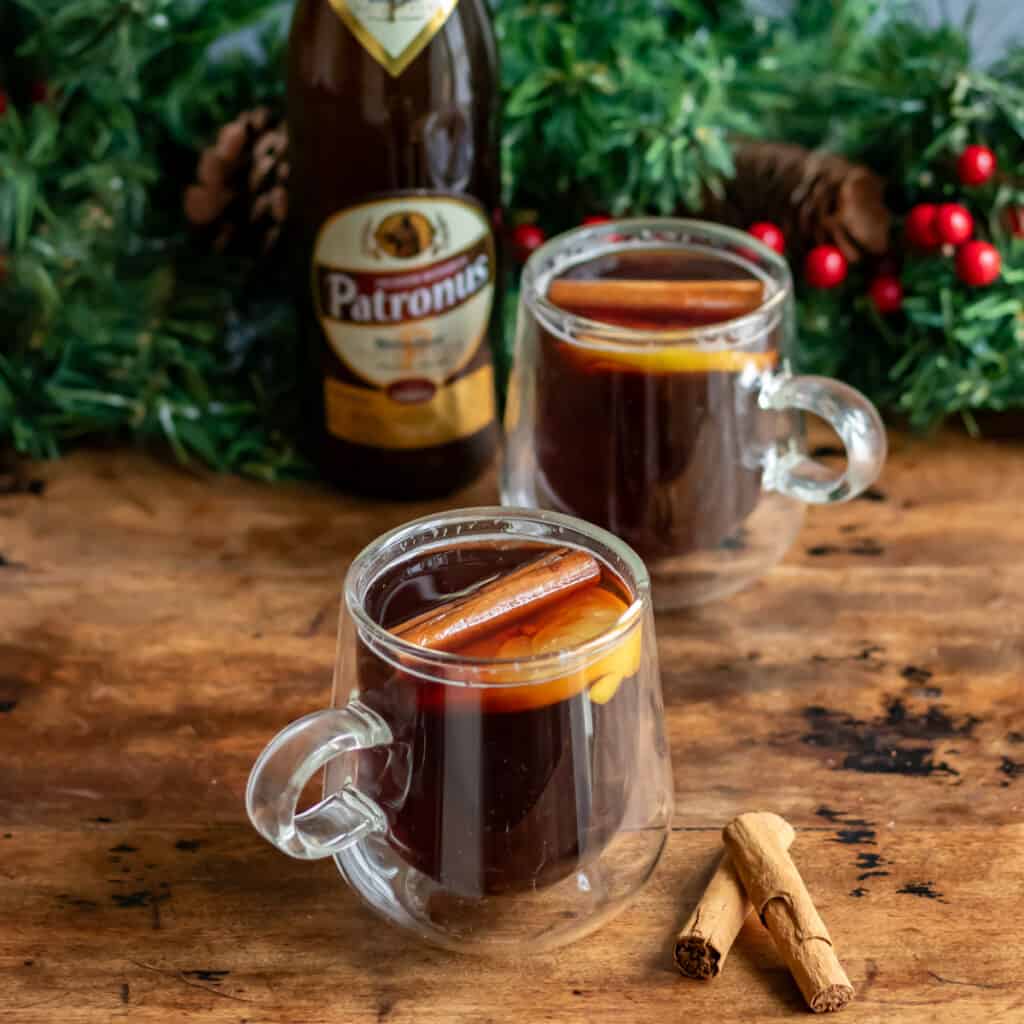 Glühbier Hot Mulled Beer (Gluehbier) - Veggie Desserts