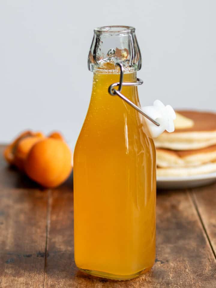 Blackcurrant Syrup - Veggie Desserts